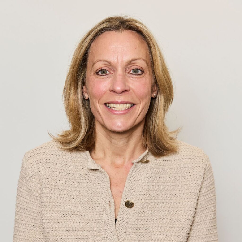 Isabel Thompson, Fathom